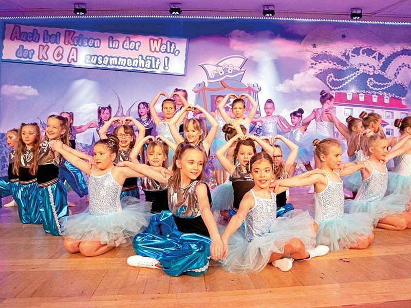 Gestresster Prinz und viel Tanz: Karneval Club Alach geht mit ...