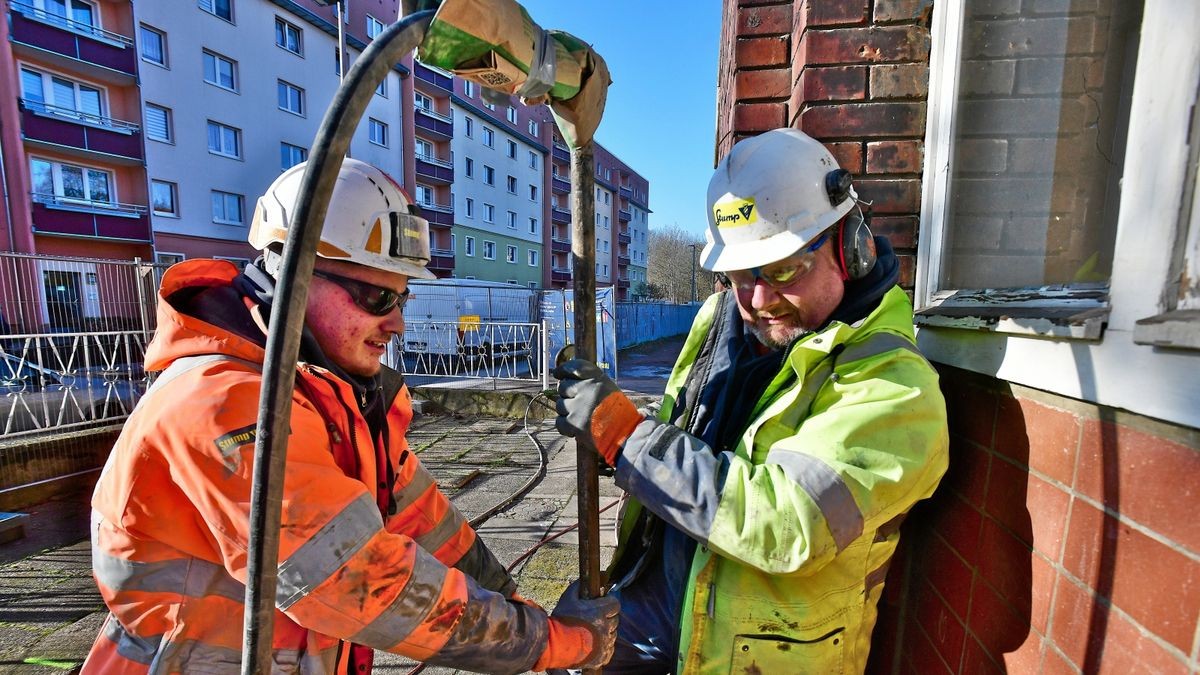 60 vier Meter tiefe Löcher für Zementinjektionen erforderlich
