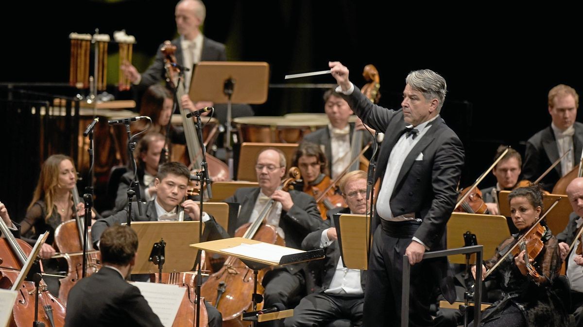 Braunschweigs Generalmusikdirektor Srba Dinić ganz privat