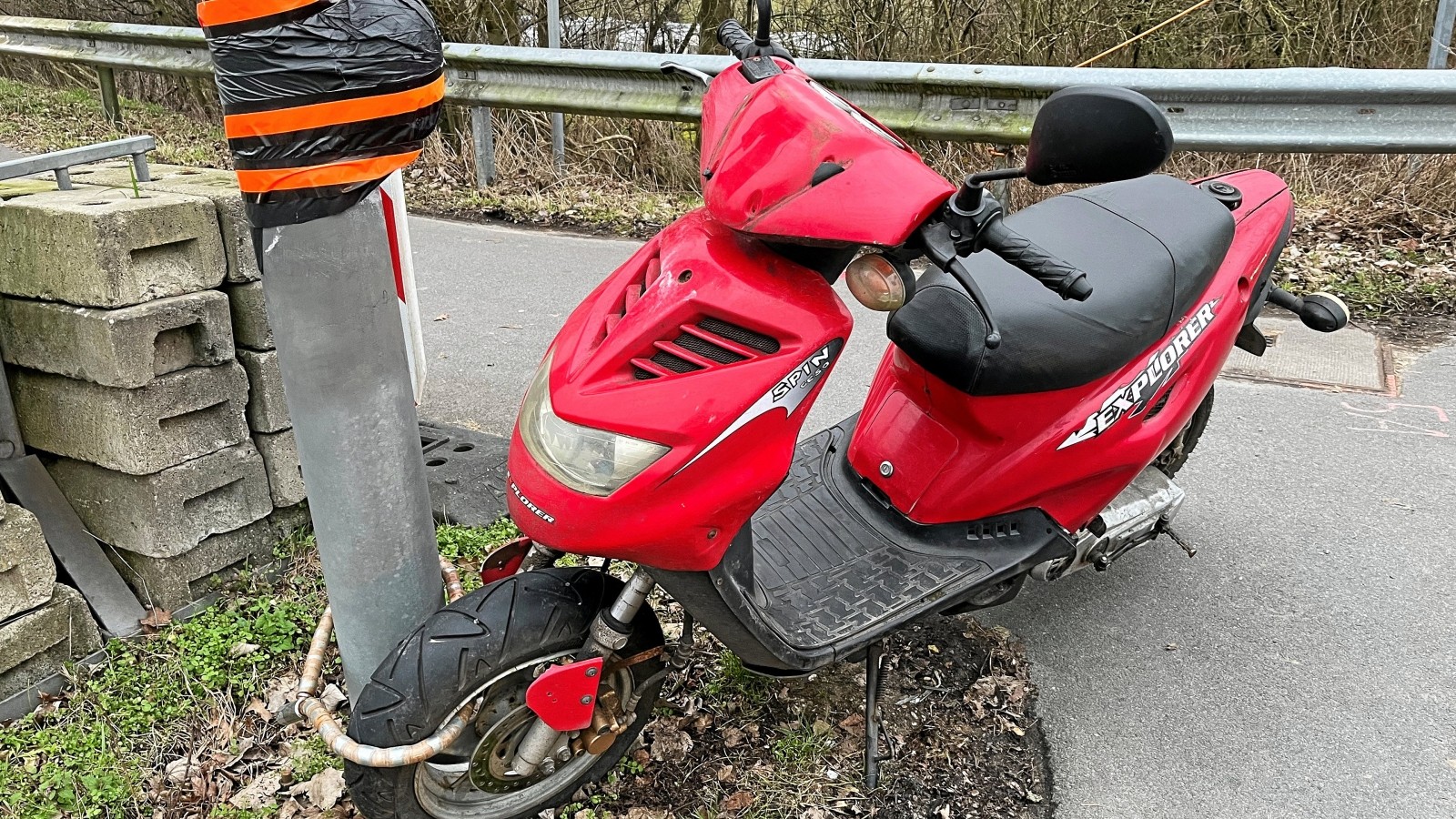 Emmerich: Der roter Roller von der B 220 wurde abgeholt