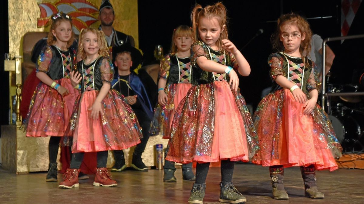 Raniser Ritterfasching stellt dreieinhalbstündige Show auf die Beine