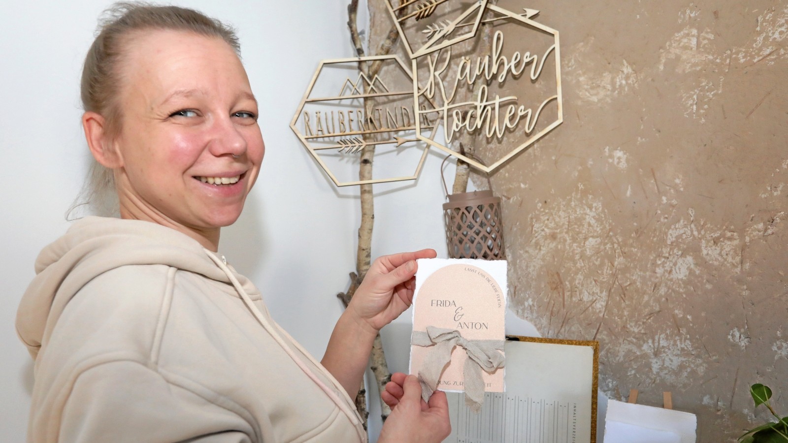 Sprockhövel: Anna Lenz erfüllt mit Papeterie Hochzeitsträume