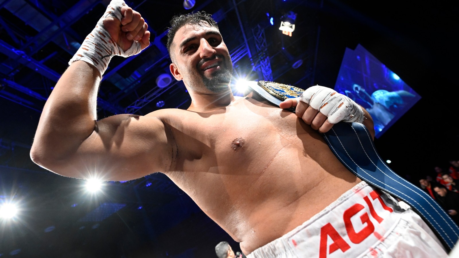 Boxer Kabayel holt EM-Titel in Bochum mit K.o.-Sieg zurück