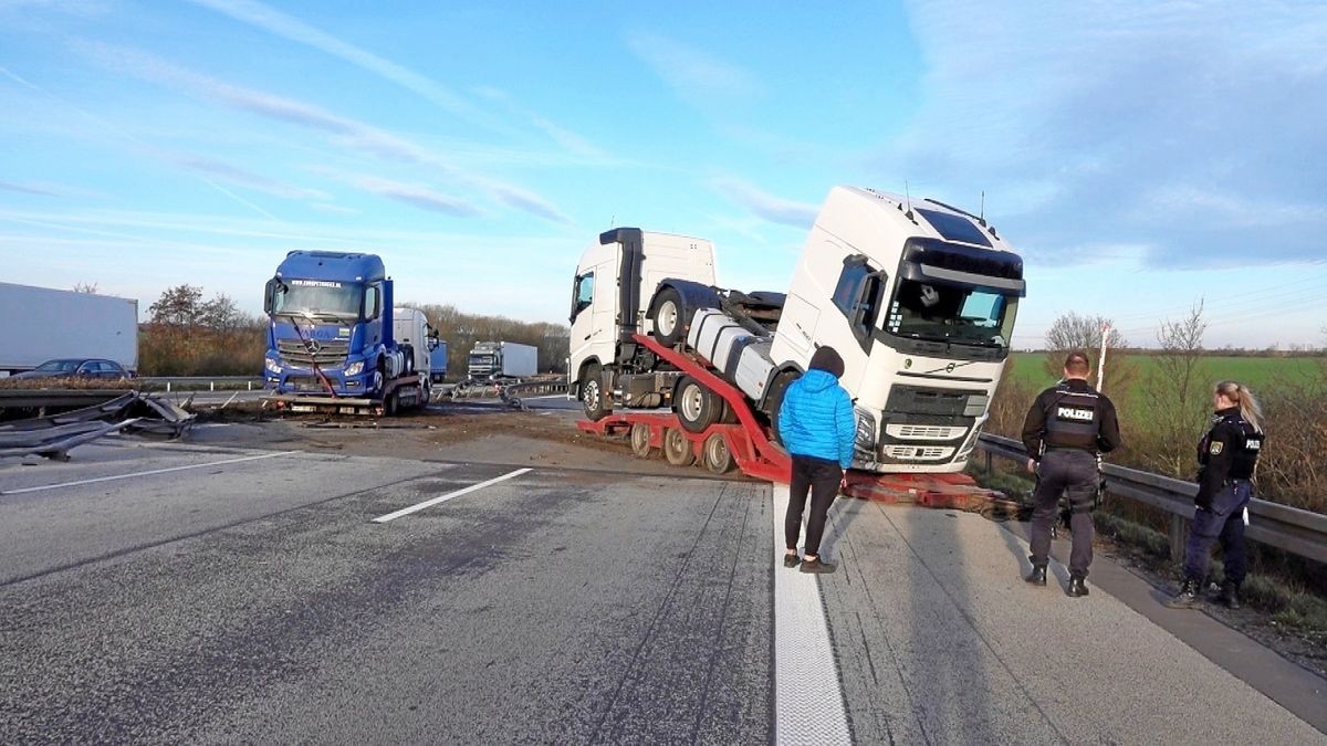 Unfall auf der A2 Richtung Magdeburg – Lkw durchbricht Leitplanke
