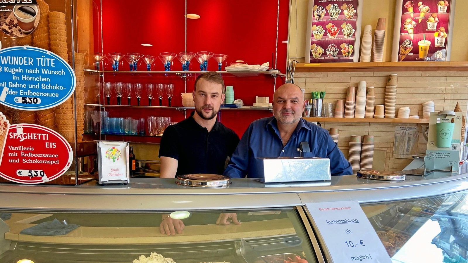 Eis-Café in Brilon eröffnet: Das kostet 2023 eine Kugel Eis