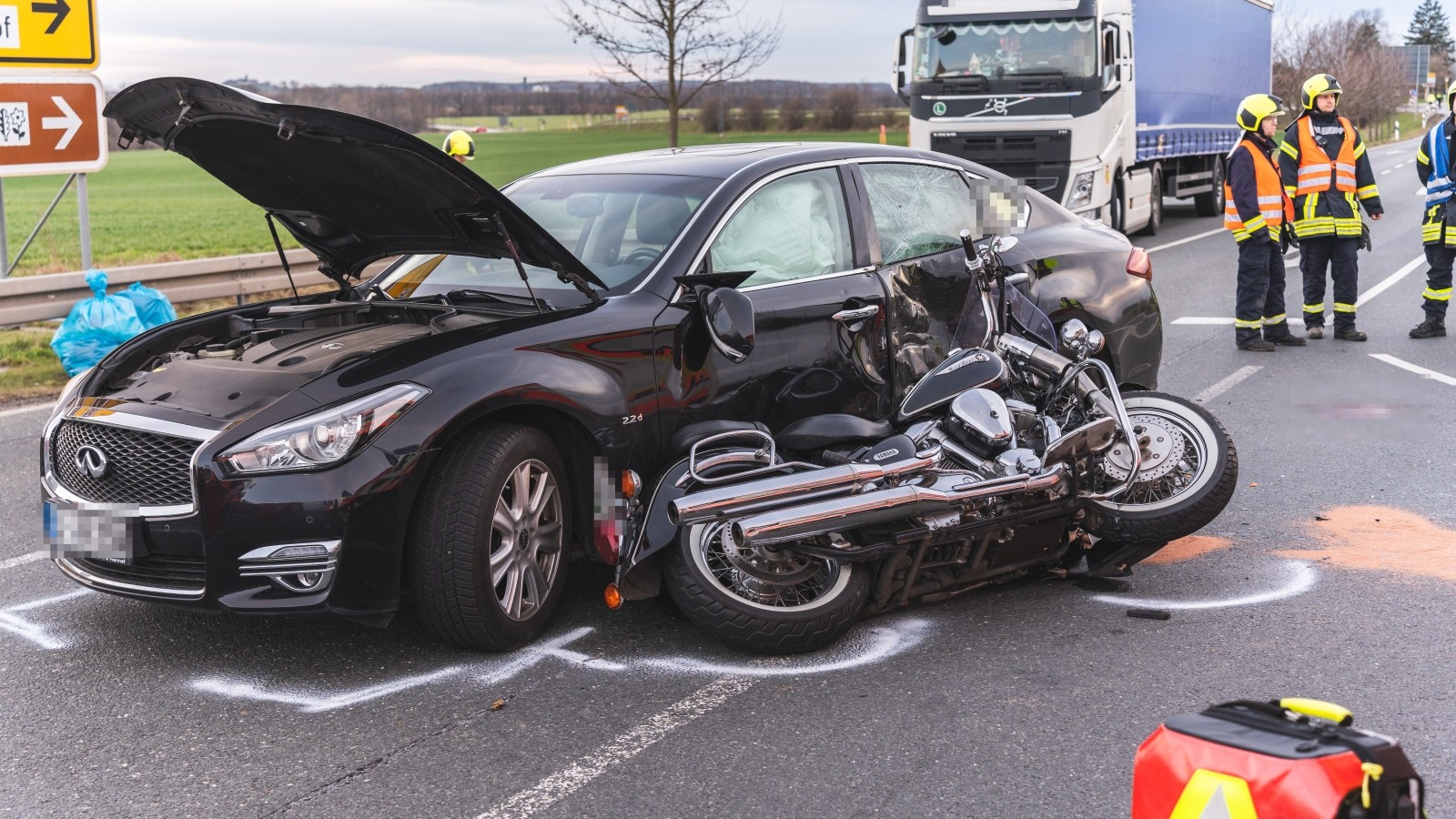 Motorradfahrer bei Unfall nahe Ronneburg schwer verletzt