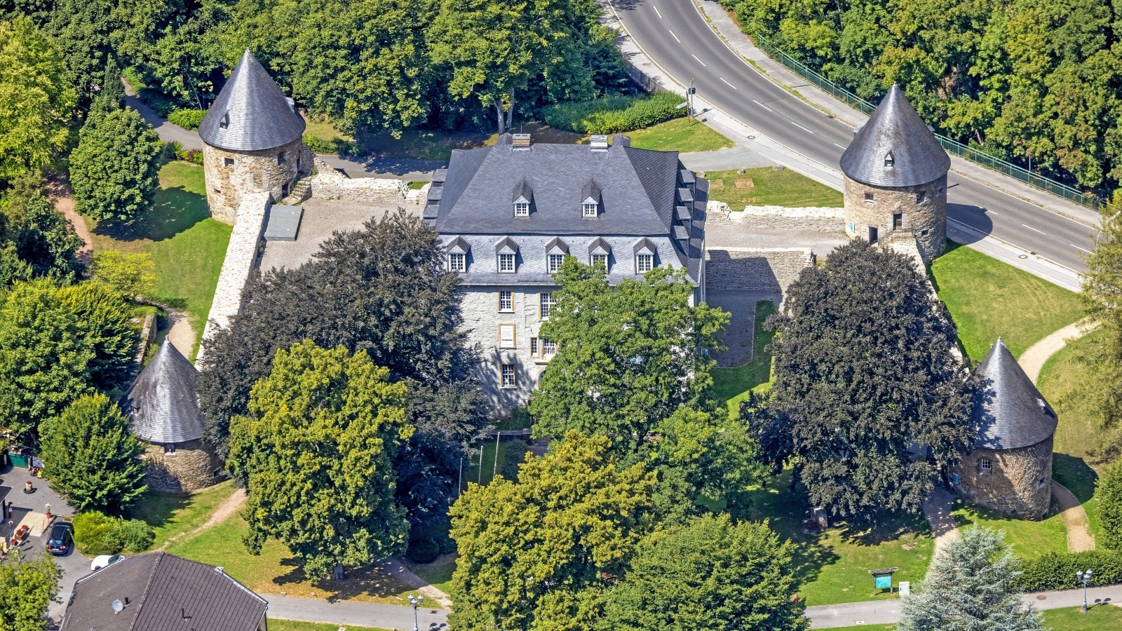 Stadt Velbert informiert zum Umbau Schloss Hardenberg