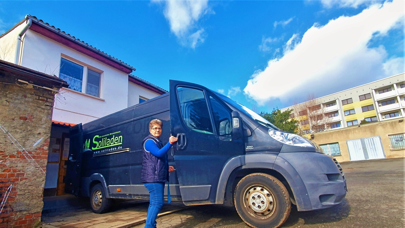 Dreist! Diebe stehlen Tafel Artern Lebensmitteltransporter
