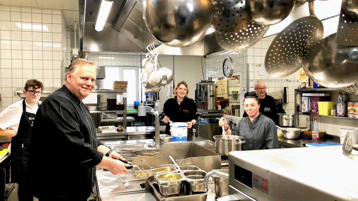 Hotel-Küche in Apolda bereit für Tanz in den Mai