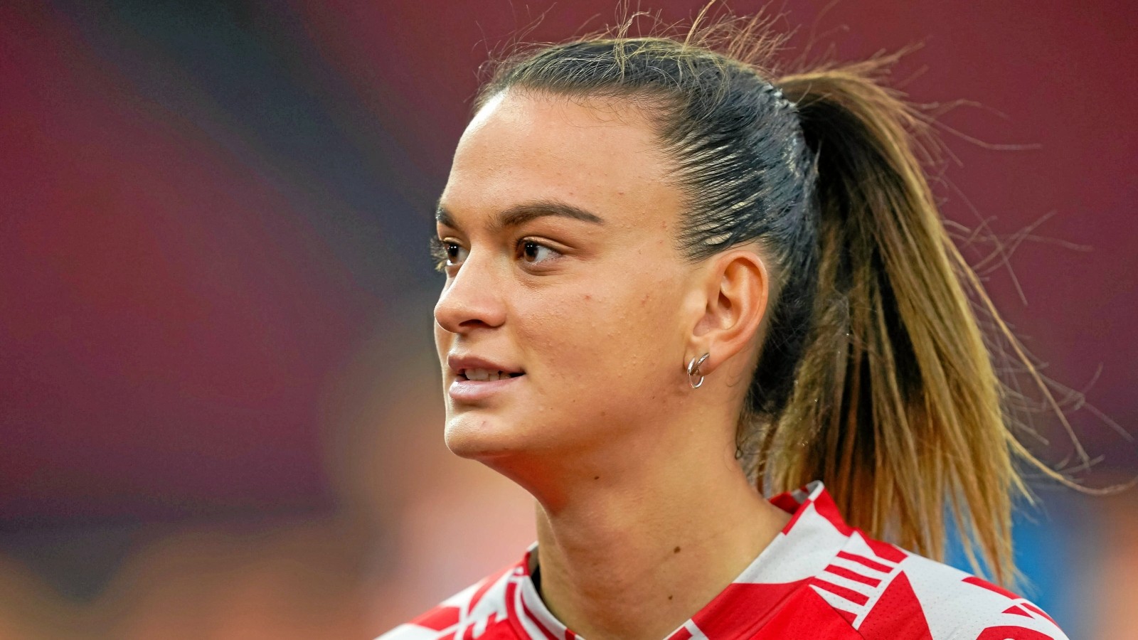 VfL-Frauen verpflichten Schweizer Toptalent Riola Xhemaili