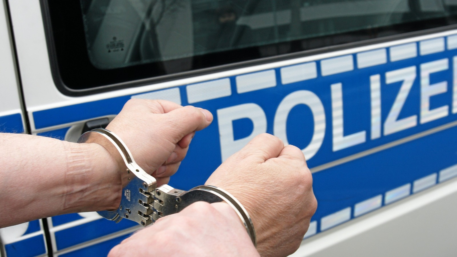 Bewaffneter Mann bedroht Polizisten in Kölleda