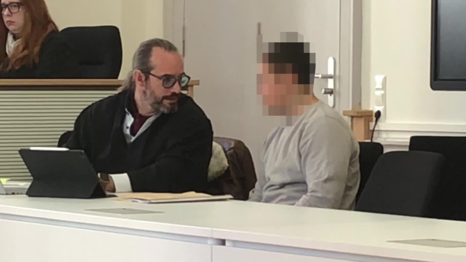 Versuchter Doppelmord auf Party - 18-jähriger Wolfsburger vor Gericht