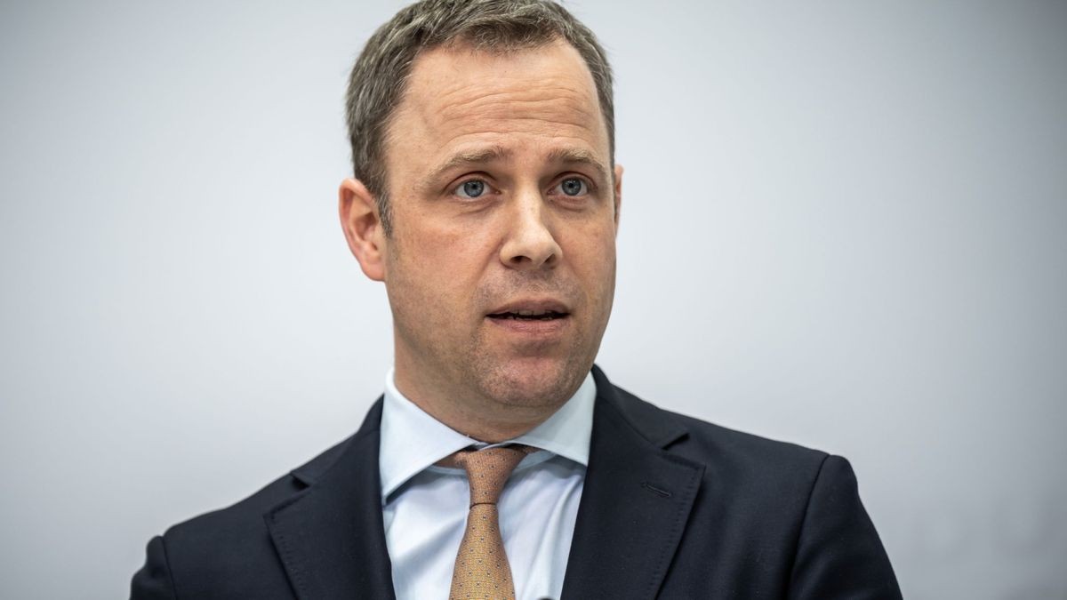 "Letzte Generation" in Berlin: Rettungswagen blockiert – So deutlich ...