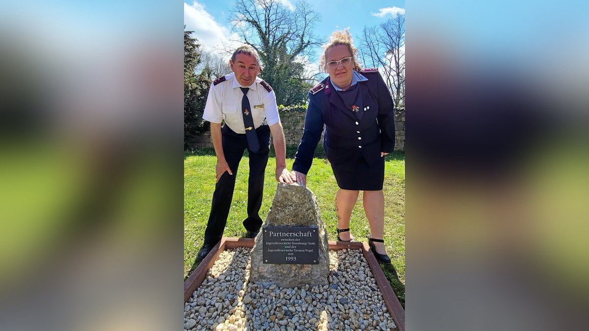 Fahrzeug für die Jugendwehr: Jubiläumswochenende in Dornburg