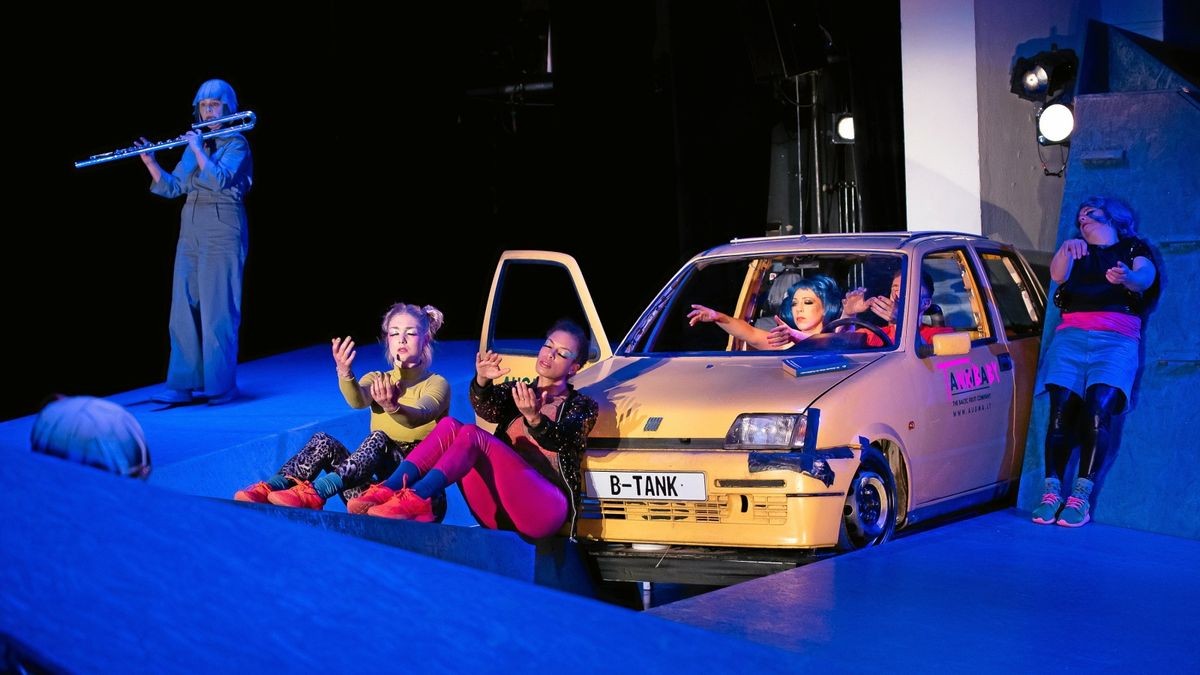 Neuköllner Oper: "Wüstinnen" - Ein sehenswertes Denkmal für weibliche ...