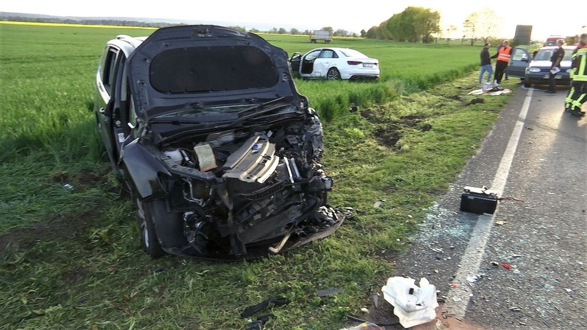 Drei Verletzte bei Unfall auf B176