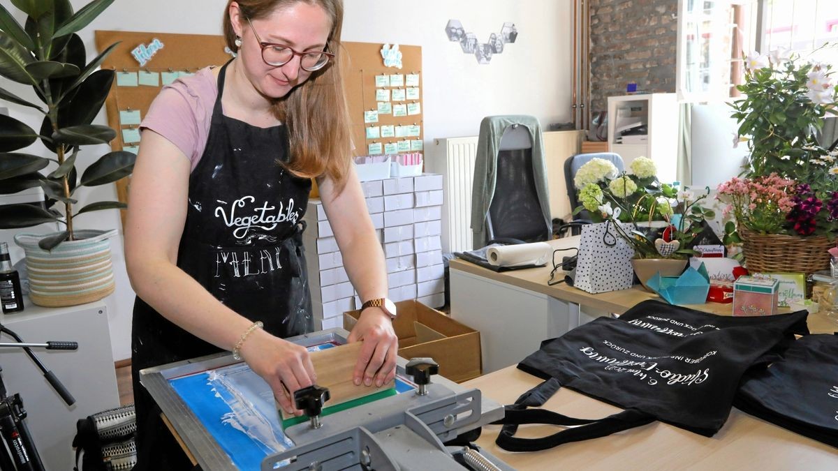 „Create a smile“: Influencerin lockt Fans von weit her an