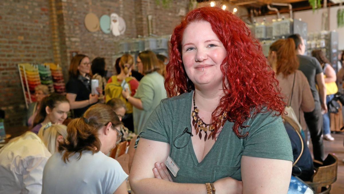 „Create a smile“: Influencerin lockt Fans von weit her an