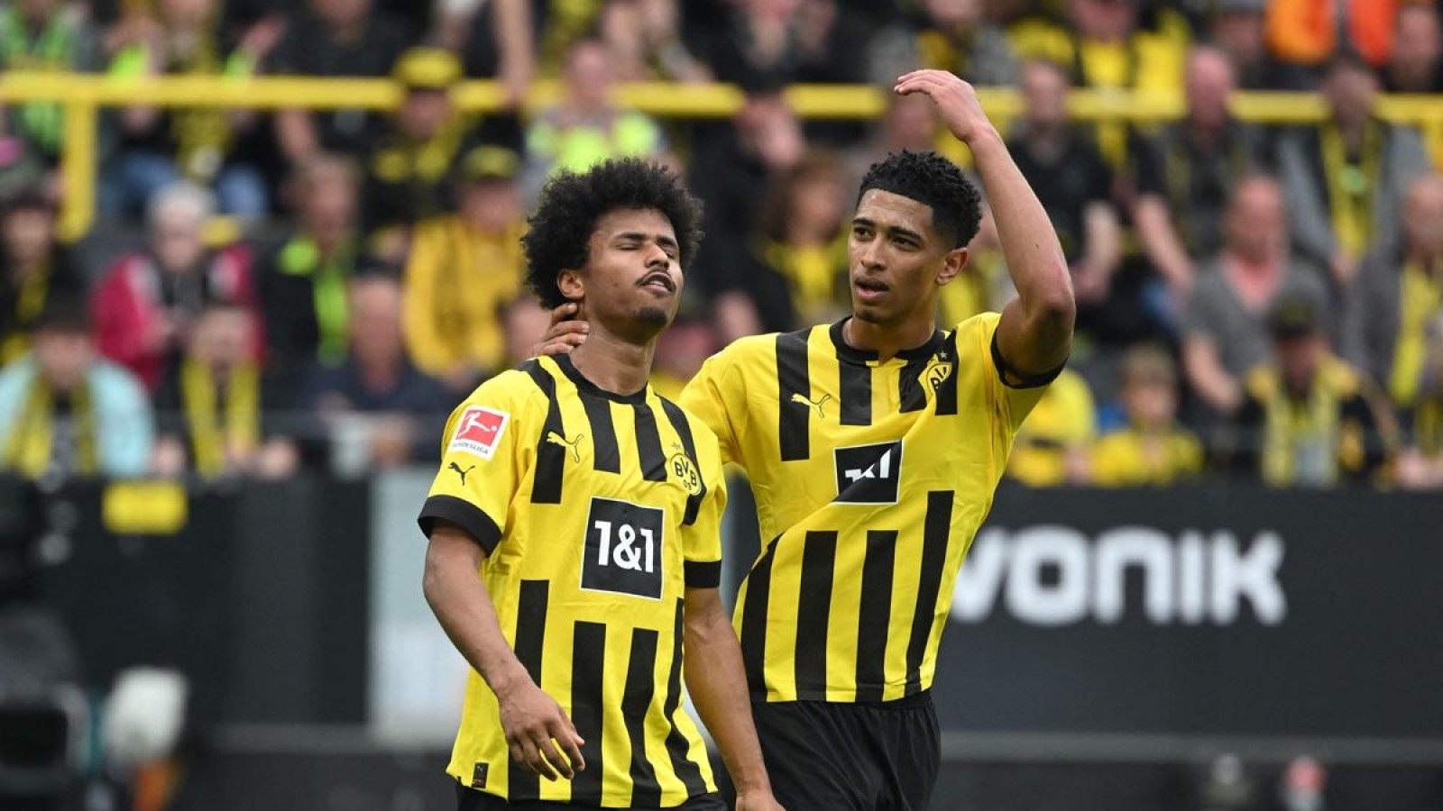 BVB-Fans und Jude Bellingham muntern Karim Adeyemi nach seinem ...