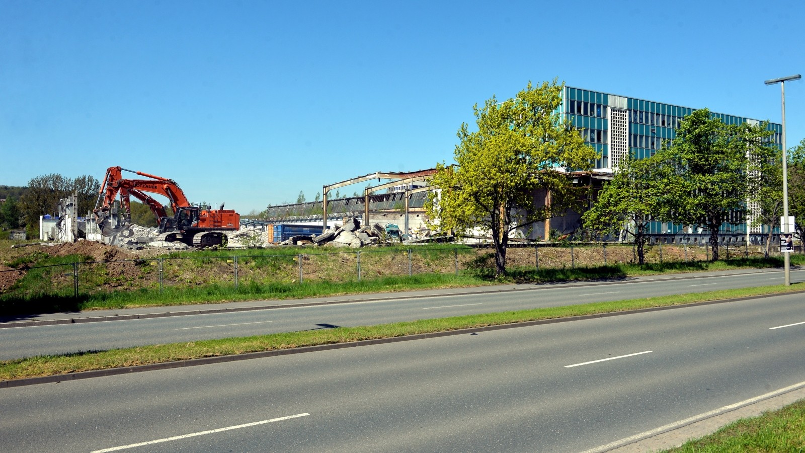 Milchhof-Abriss läuft auf Hochtouren: Platz für neues Gewerbe in Gera
