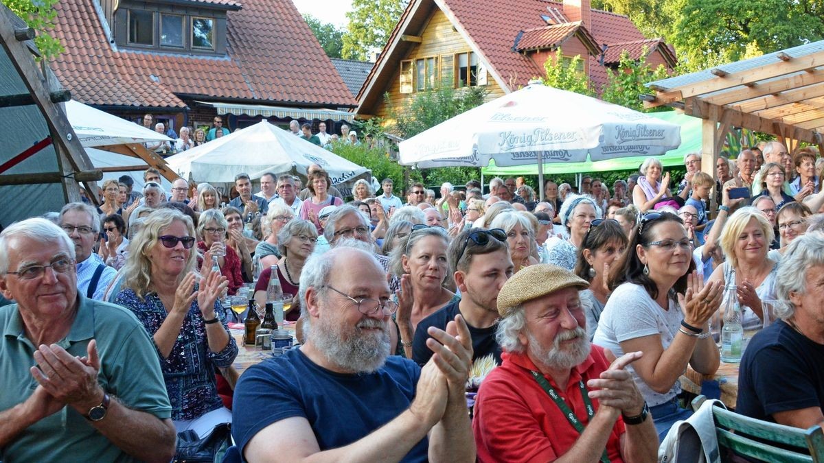 Sülfeld: Einmalige Atmosphäre – Kleine, feine Konzerte im Privatgarten