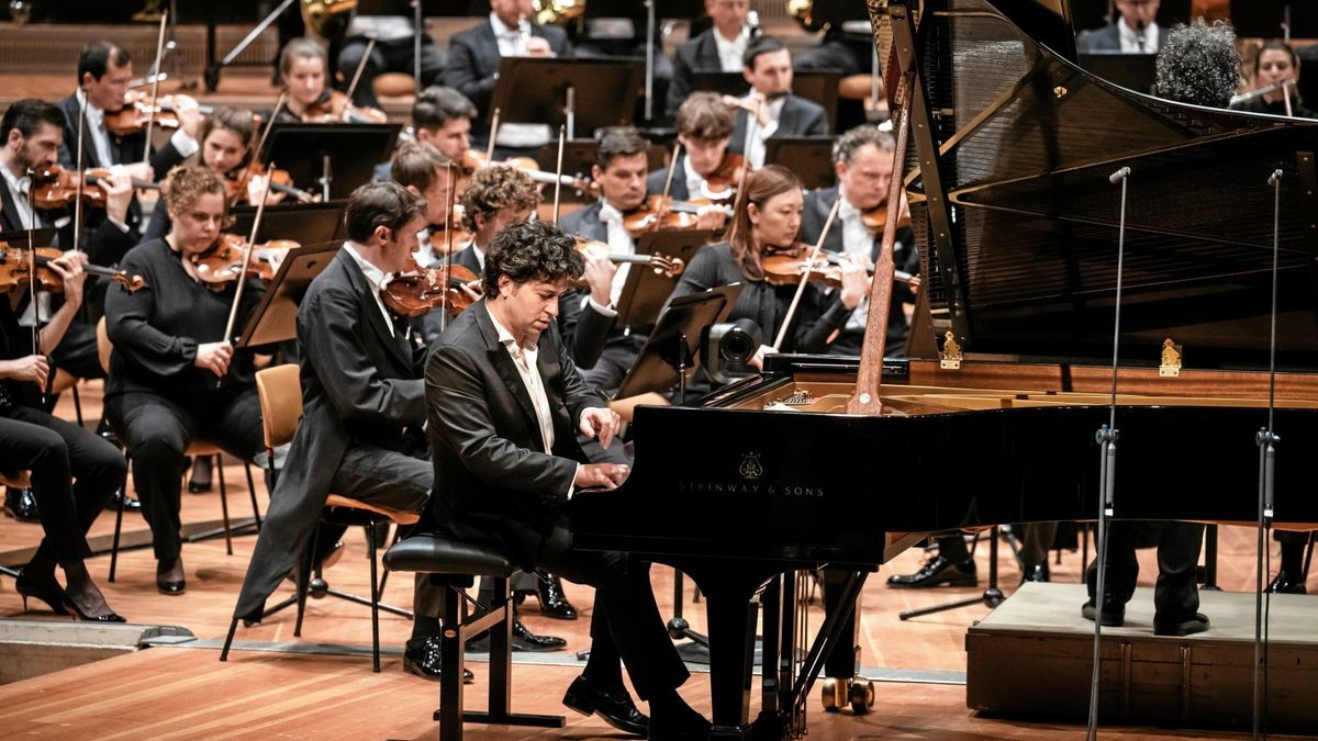 Berliner Philharmoniker spielen Konzertparty mit knackigem Drive