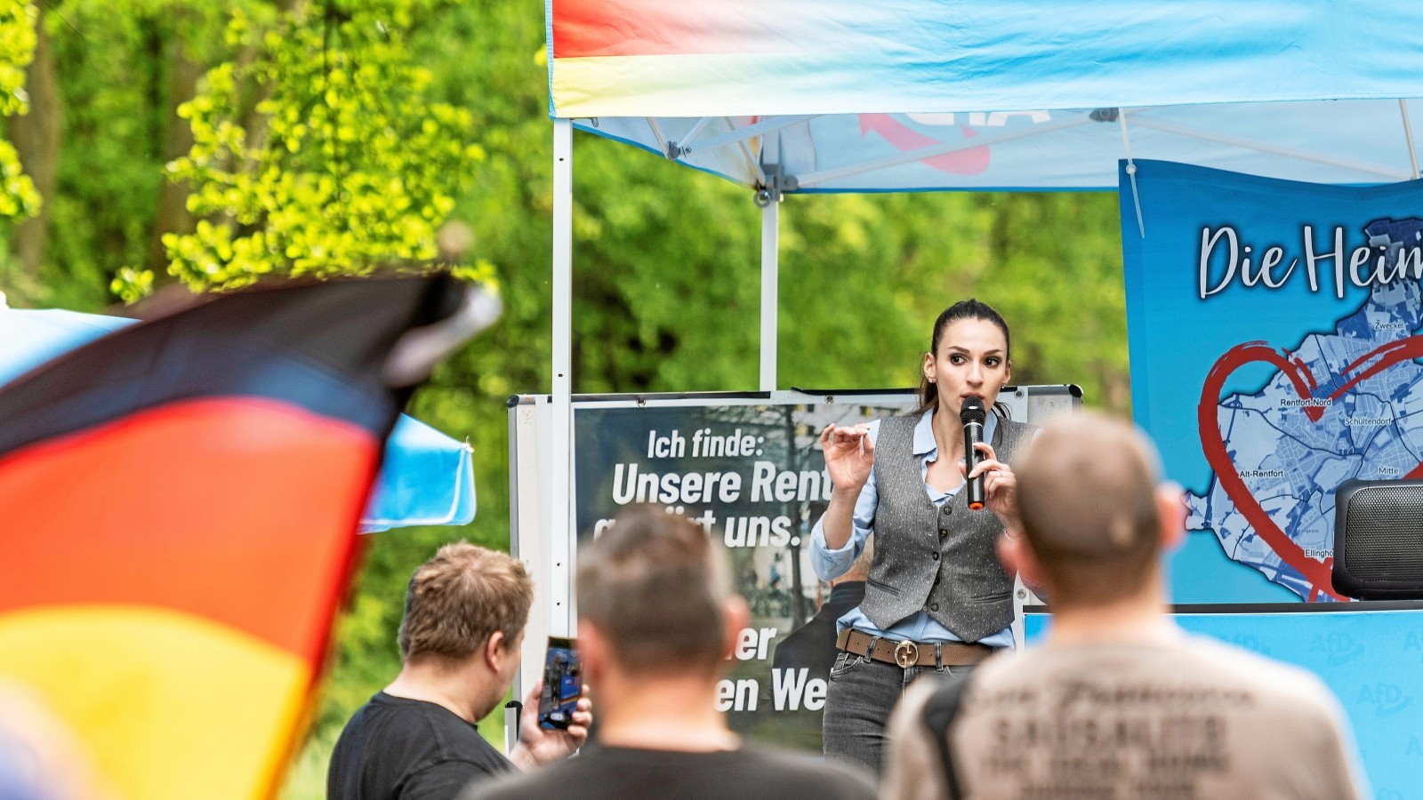 Flüchtlinge: AfD-Demo und Gegendemo zu Van der Valk-Plänen