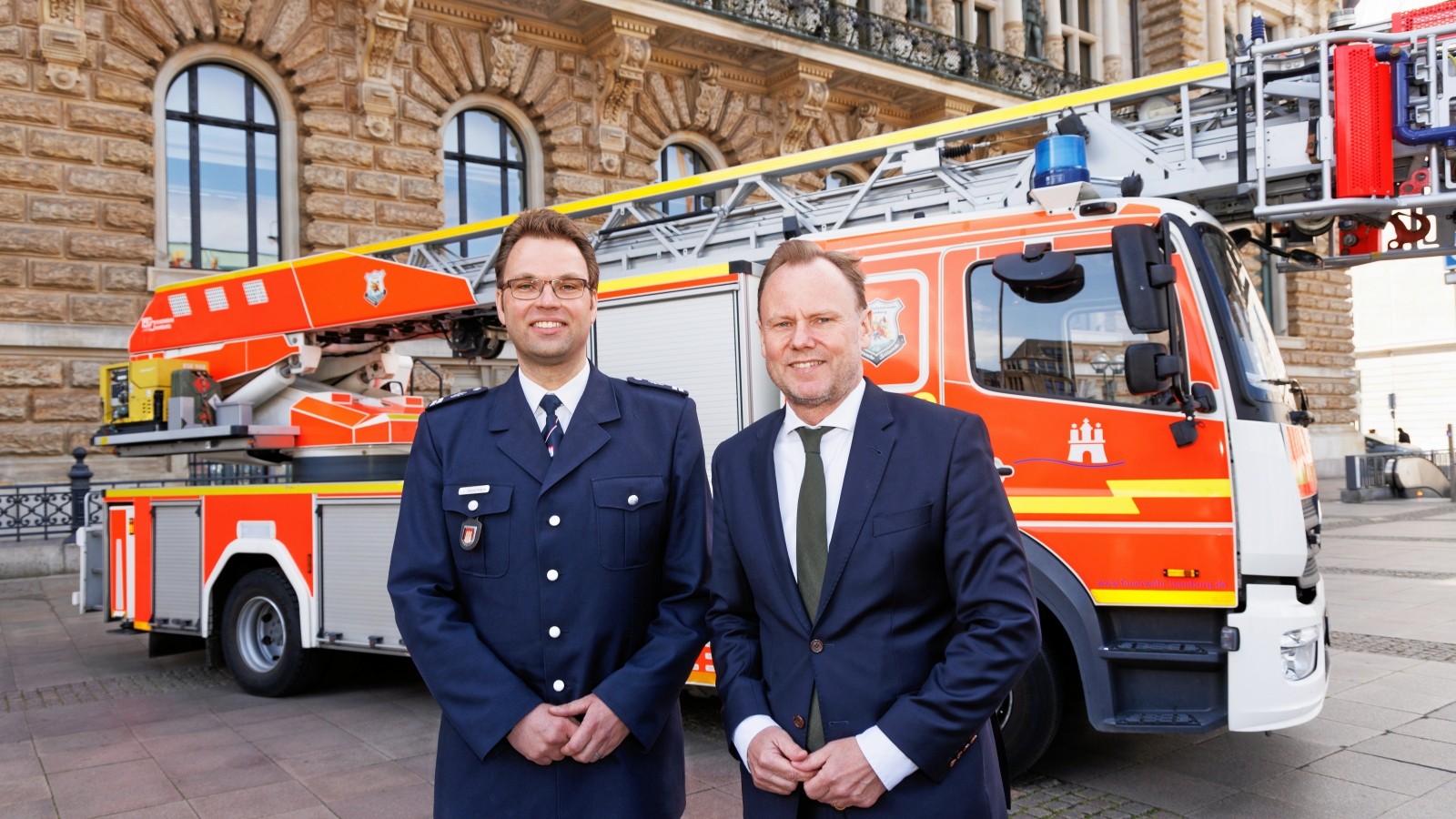 Feuerwehr Hamburg: Notruf aus der Hamburger Feuerwehr – wie sehr brennt es?