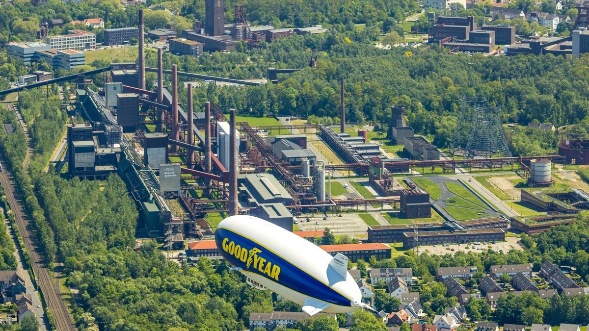 Der neue Zeppelin NT über Essen