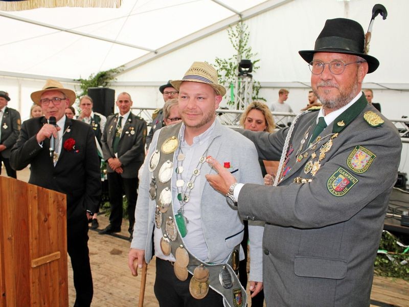 Neumitglied Benjamin Wenzel wird Gamsens Schützenkönig