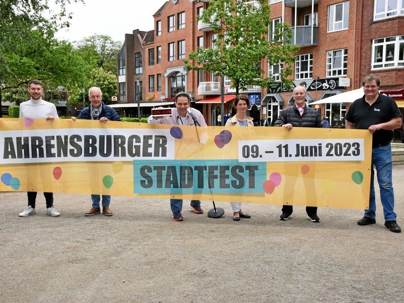 Stadtfest Ahrensburg: Stormarns größte Party steigt wieder – mit diesem ...