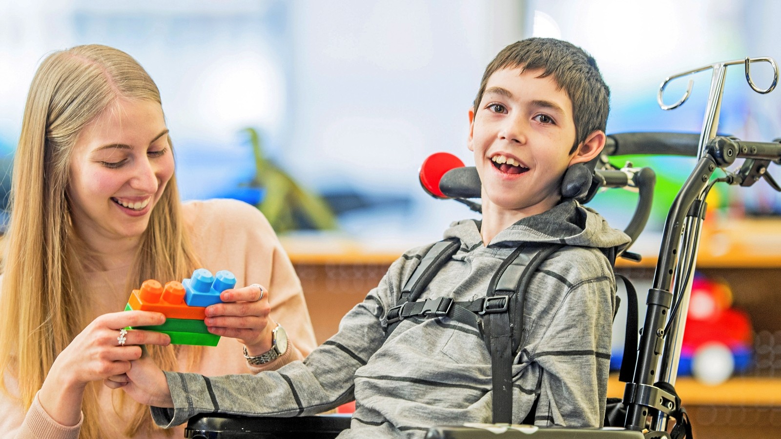 Behinderte Kinder: So finden Sie Hilfsmittel einfacher