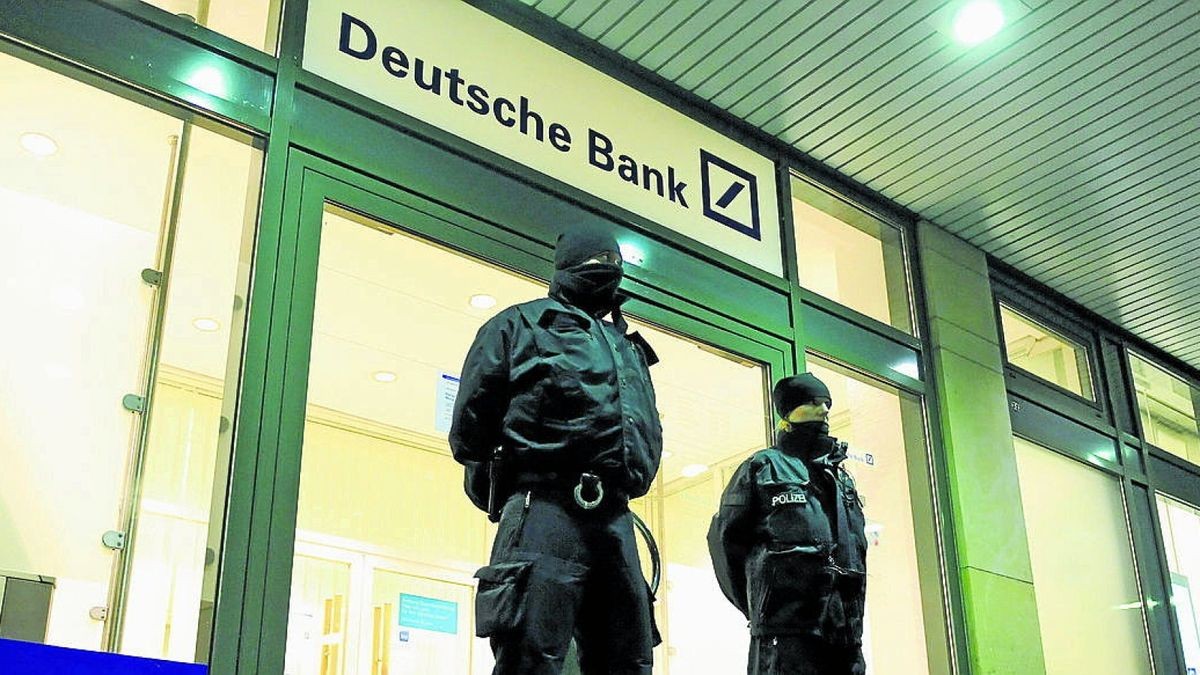 Der Wolfsburger Bankräuber mit dem Bombenkoffer ist in Freiheit