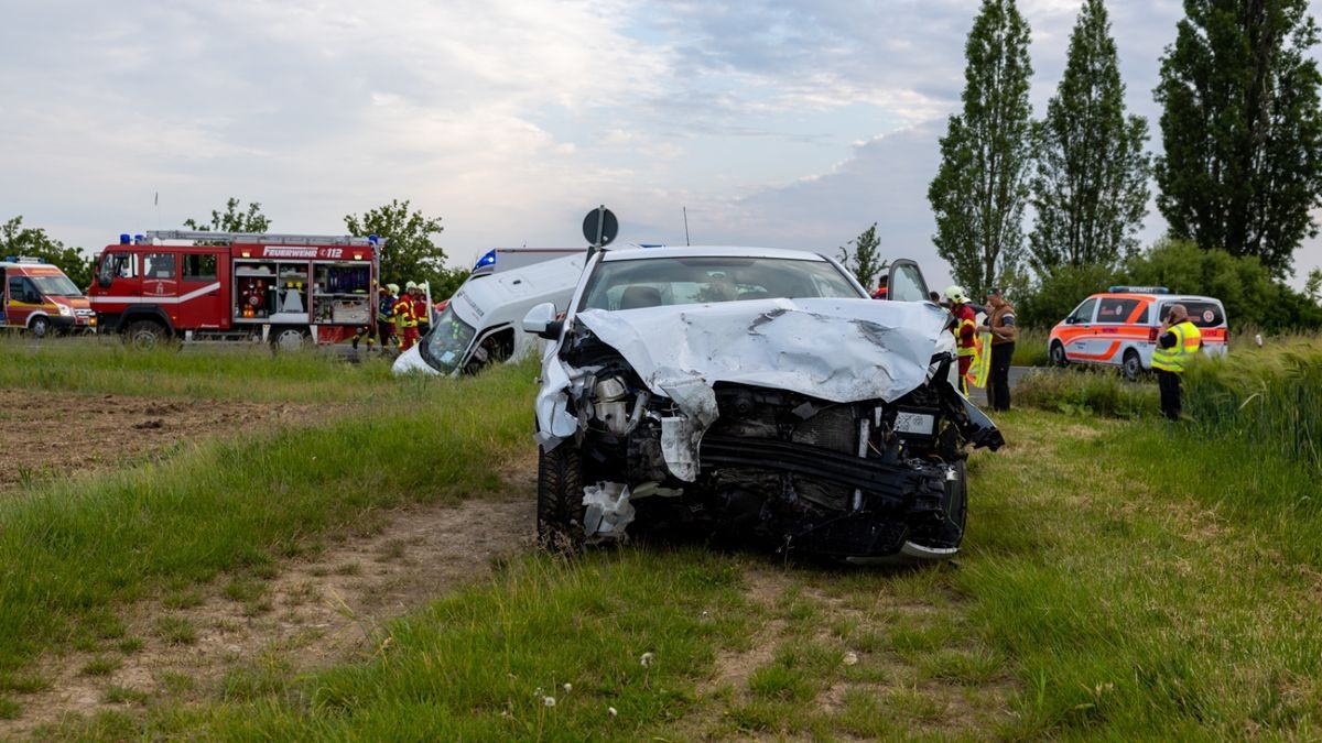 Zwei Verletzte nach Unfall auf der B7