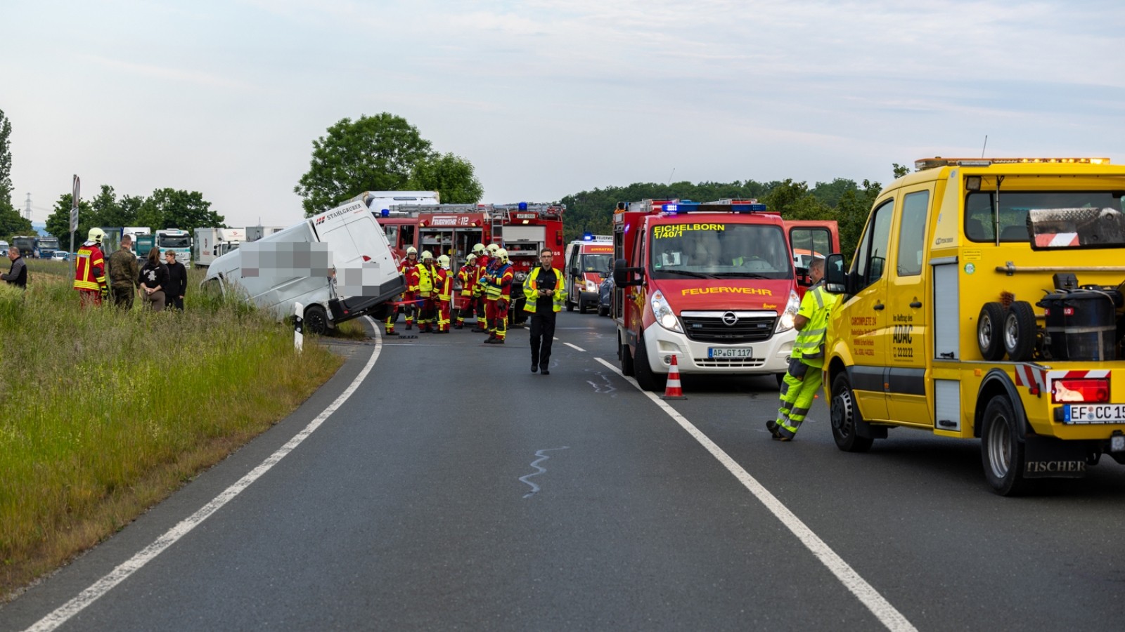 Zwei Verletzte nach Unfall auf der B7