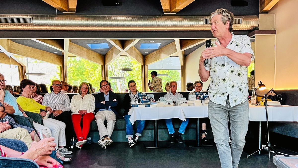 Traumpalast: Peter Prange feiert Premiere im Neuen Capitol