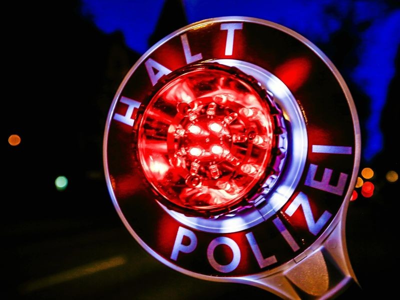 Polizei Geesthacht: Junger Geesthachter rast mit Luxuswagen durch die Stadt