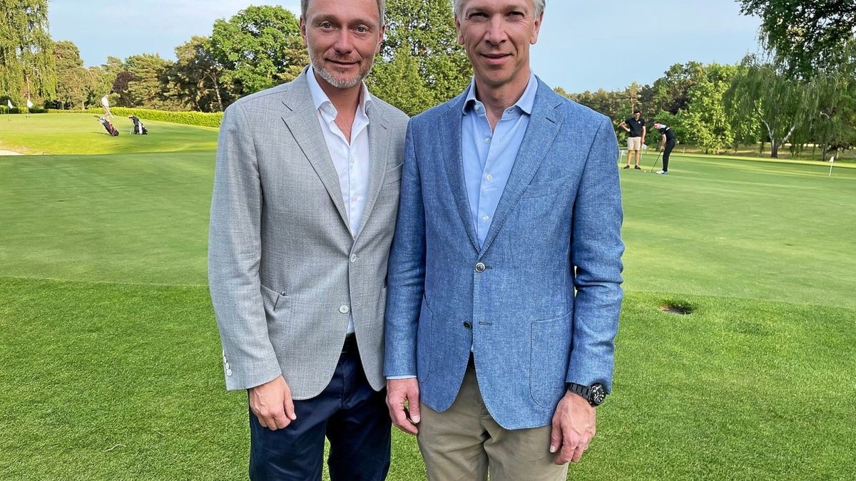 Golfgeflüster mit Walter-Scheel-Pokal: Die Liberalen auf dem Grün