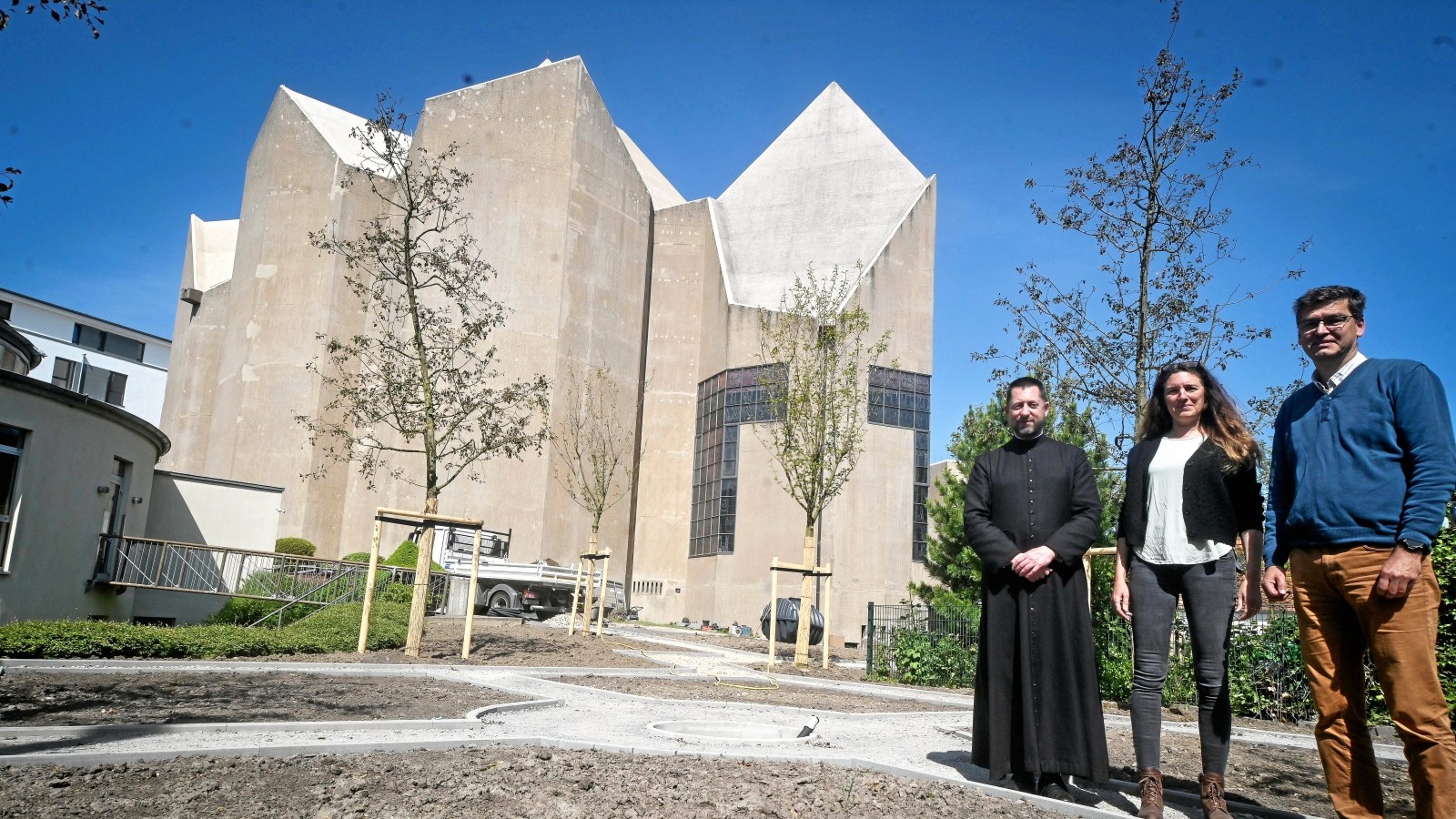 Kirche lässt in Velbert Domgarten für 70.000 Euro bauen
