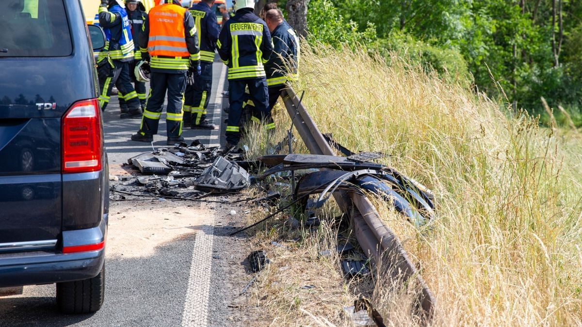 Schwerer Unfall mit vier Verletzten - Die Fotos