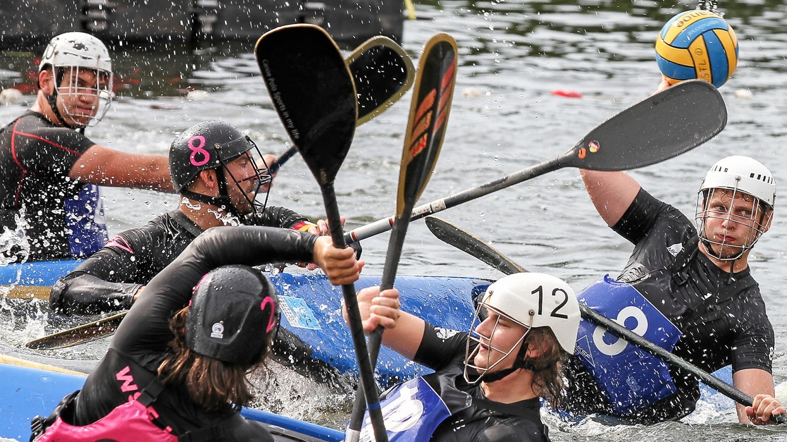40 Fotos: So lief die Kanupolo-Bundesliga in Mülheim
