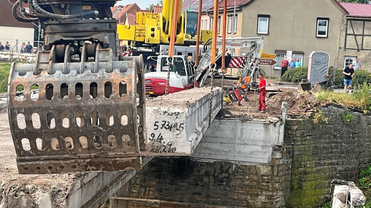 Steingrabenbrücke in Clingen wird abgebaut
