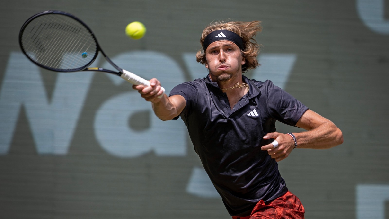 Zverev steht erstmals seit 2017 im Halbfinale von Halle