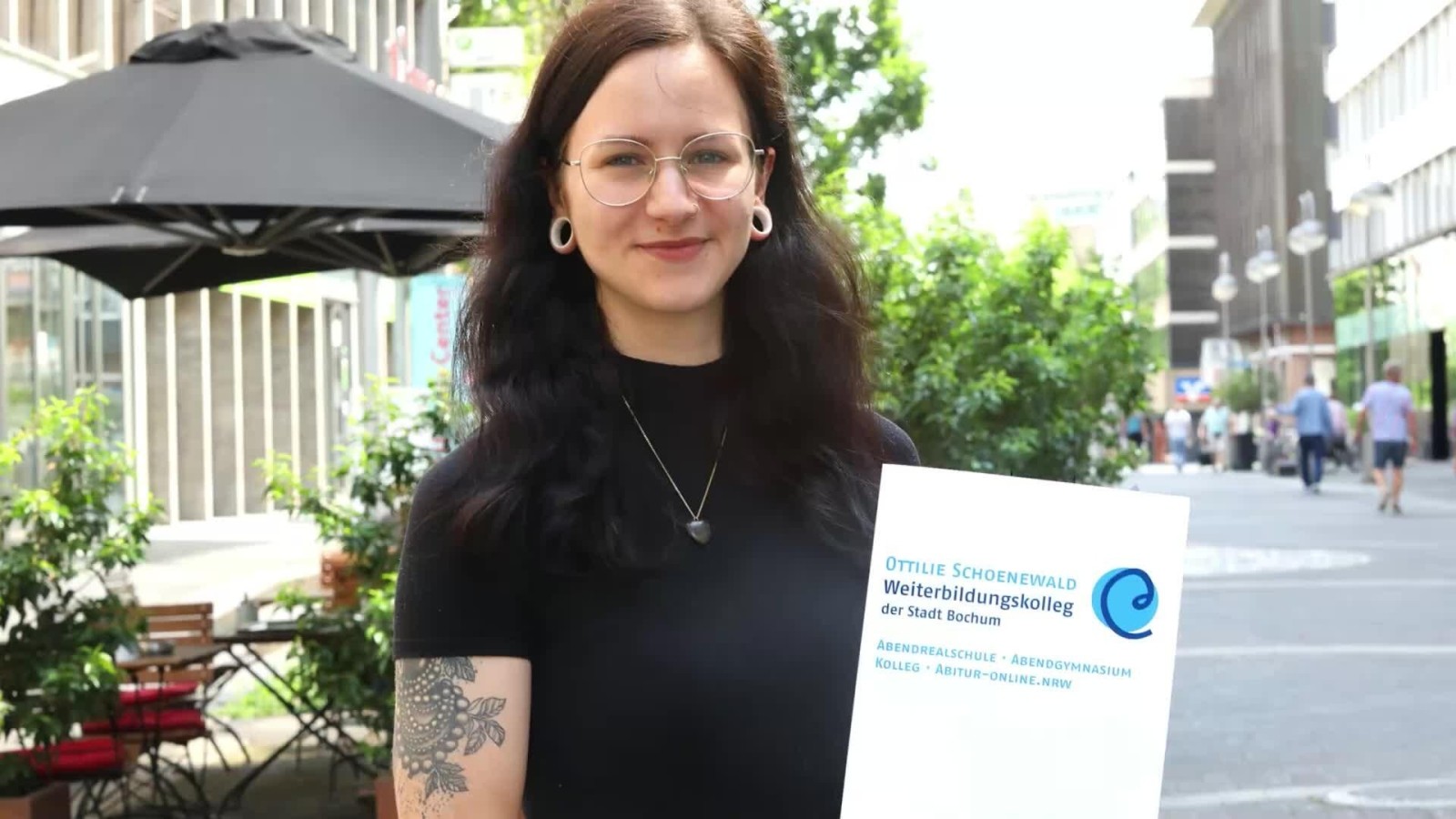 Bochum: Laura Link schafft trotz Job und Tochter Spitzen-Abitur