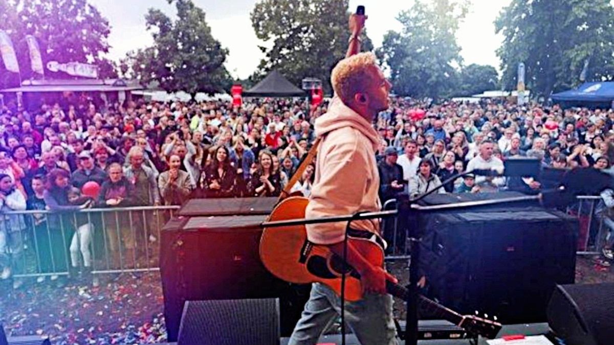 Partystimmung auf dem Festplatz in Schwabhausen