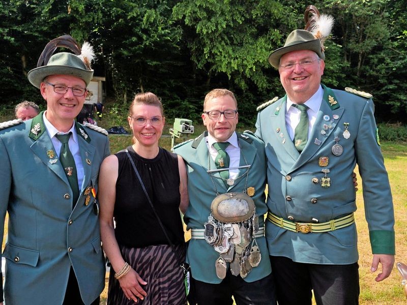 Norbert Hörster regiert Schützen Müschede: Die besten Bilder