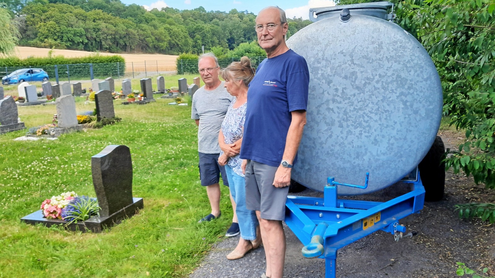 Wassertank-Anhänger erregt die Gemüter in Rehmen