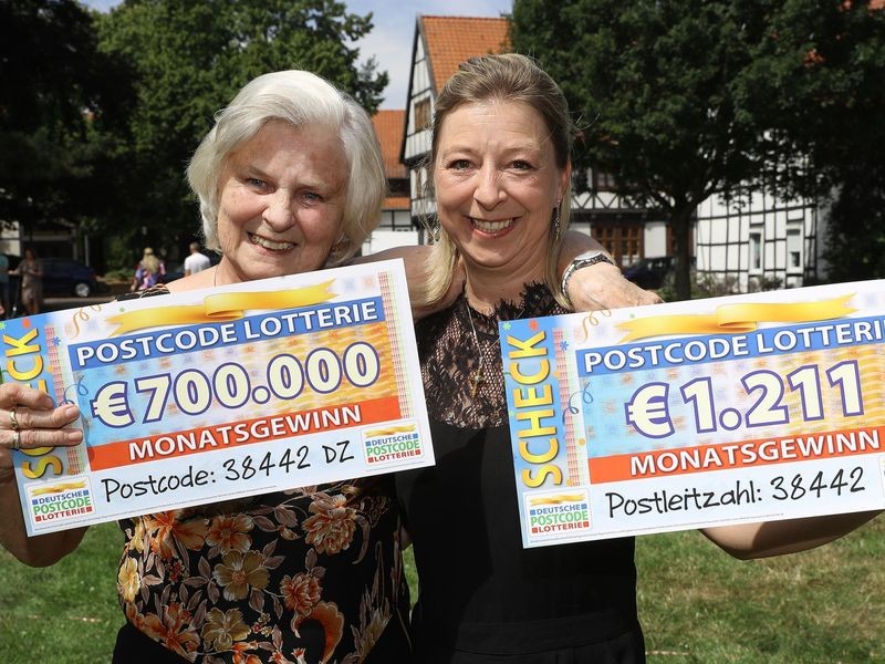 Wolfsburger freuen sich über Gewinn in der Postcode-Lotterie