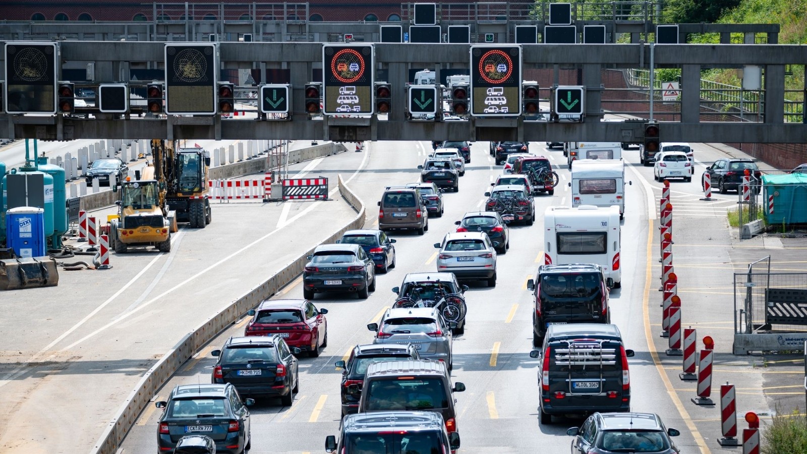 Verkehr Hamburg: Rückreiseverkehr sorgt für Staus in Hamburg und im Norden