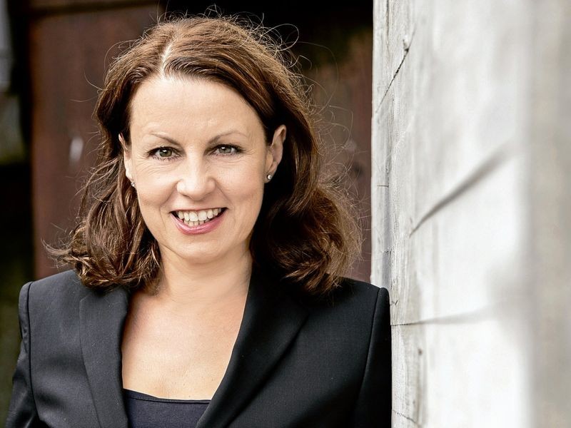 Maiken Nielsen präsentiert neuen Hamburg-Roman: Das Buch weckt tiefe ...